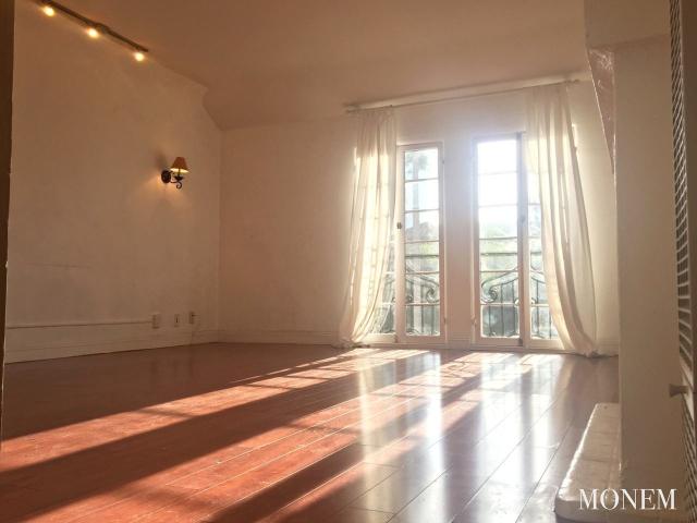 Dunsmuir Investments, LLC 1 Bedroom Apartment for Rent at 654 S Dunsmuir Ave, Los Angeles, CA 90036 Mid City West
