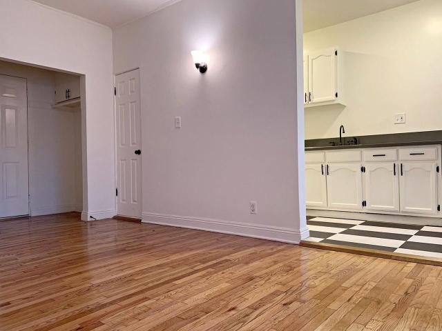 Dunsmuir Investments, LLC Studio Apartment for Rent at 654 S Dunsmuir Ave, Los Angeles, CA 90036 Mid City West