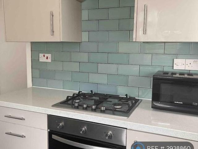 Dunstable Street, Manchester, M19 2 bed terraced house to rent £1,249 pcm £288 pw