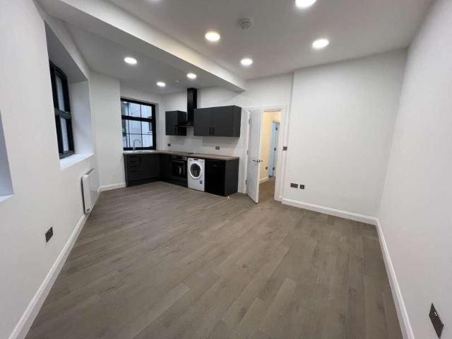 Dunstable Place, Luton, LU1