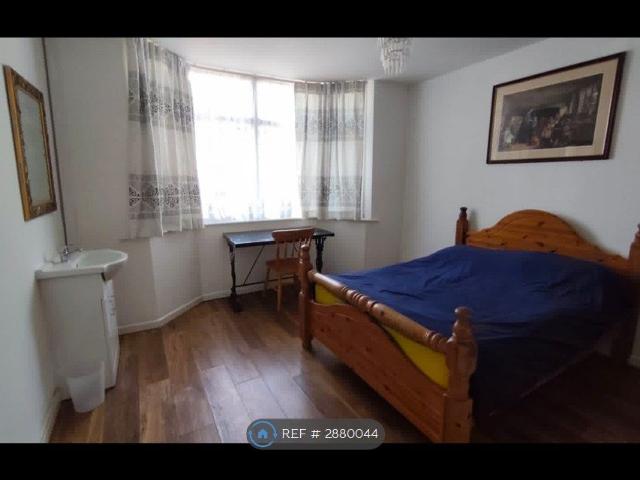 Dunstable Road, Luton LU4, Room to rent, £575 pcm | PrimeLocation