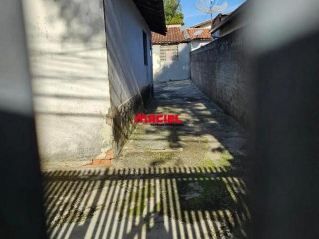 duas casa antigas para demolir,toda murada rua muito boa proxima linha verde