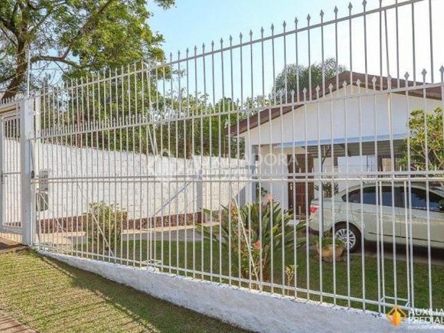 Duas casas no mesmo pátio no bairro Chácara das Pedras