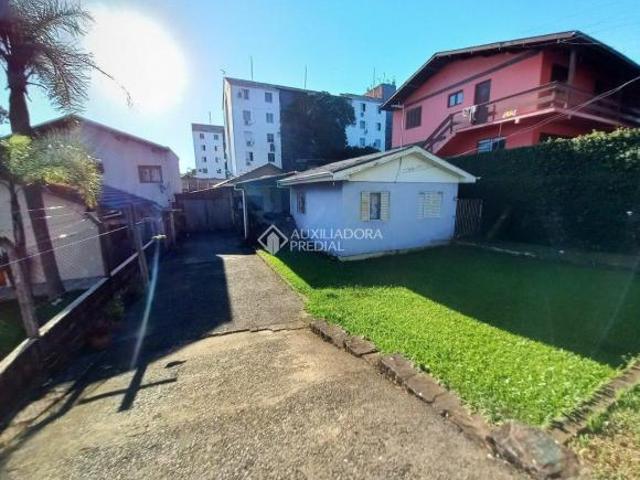DUAS CASAS NO MESMO TERRENO!