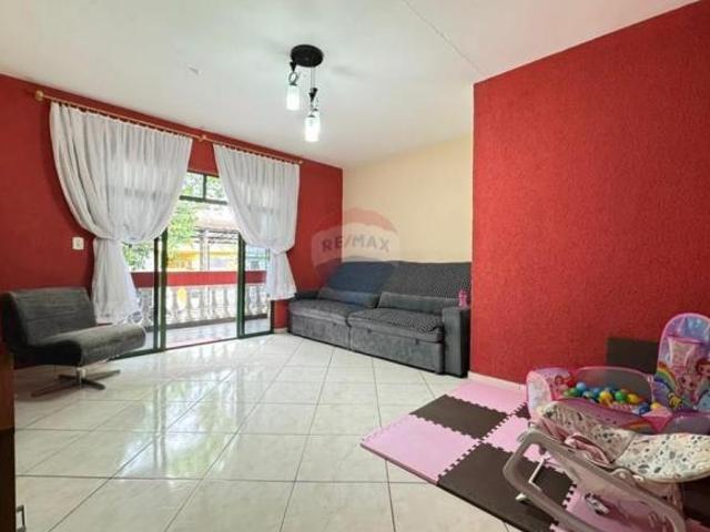 Duas Casas no Mesmo Terreno em Parque Santa Madalena – Oportunidade Imperdível