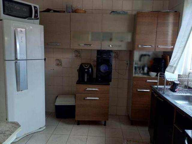 Duas casas no terreno com 2 vagas de garagem