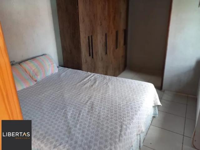 Duas casas no terreno com 2 vagas de garagem