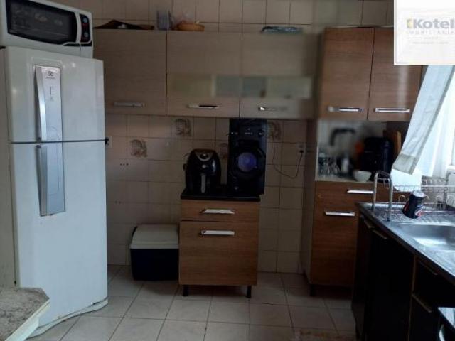 Duas casas no terreno com 2 vagas de garagem