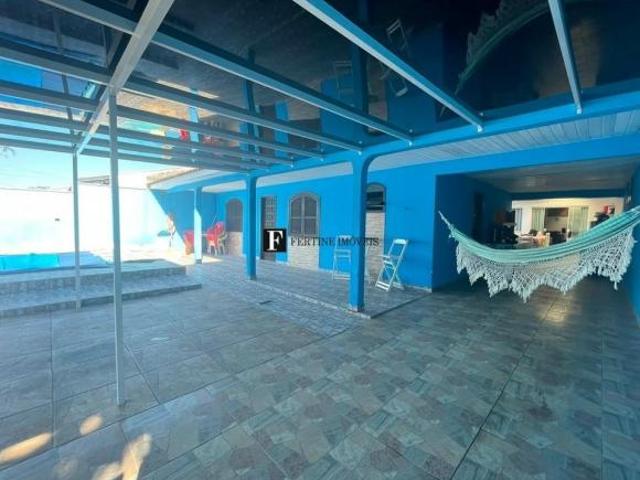 Duas casas no terreno a venda em Ipanema