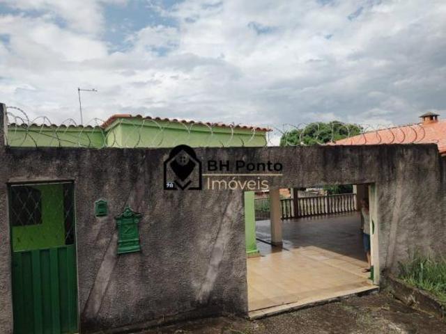 DUAS CASAS A VENDA NO BAIRRO NOVO GLÓRIA