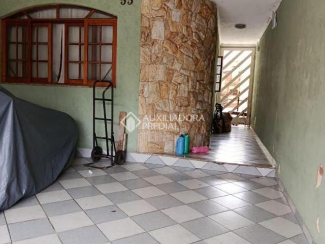 DUAS CASAS À VENDA NO MESMO LOTE ÓTIMA OPORTUNIDADE