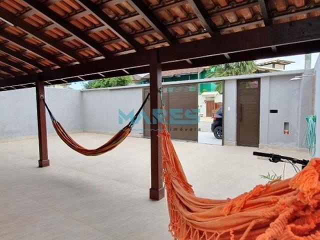 Duas casas à venda na Barra do Una