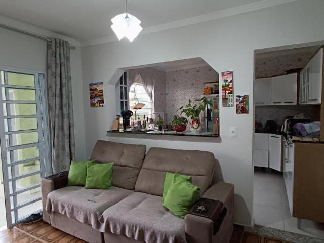 Duas Casas à venda na Vila Renato