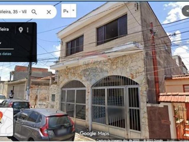 Duas Casas Amplas em Bairro Estruturado!