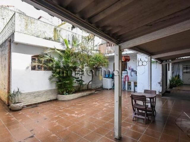Duas casas antigas, vale o terreno