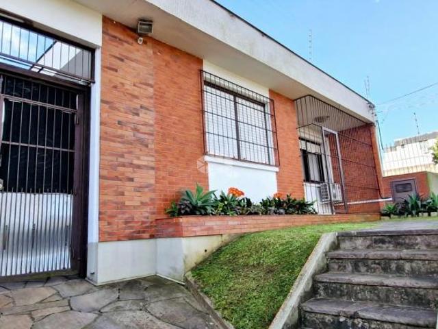Duas casas com 179 m², 4 Quartos no Bairro Jardim do Salso em Porto Alegre