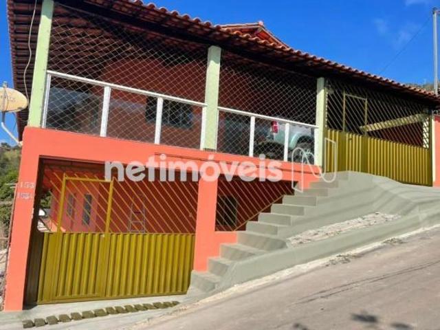 Duas Casas com Vista Privilegiada para a Serra da Piedade – Excelente Oportunidade em Ravena, Sabará
