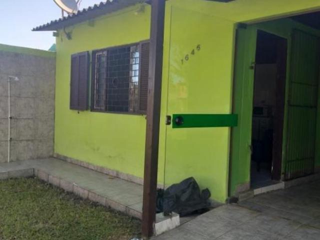 DUAS CASAS EM NOVA TRAMANDAÍ
