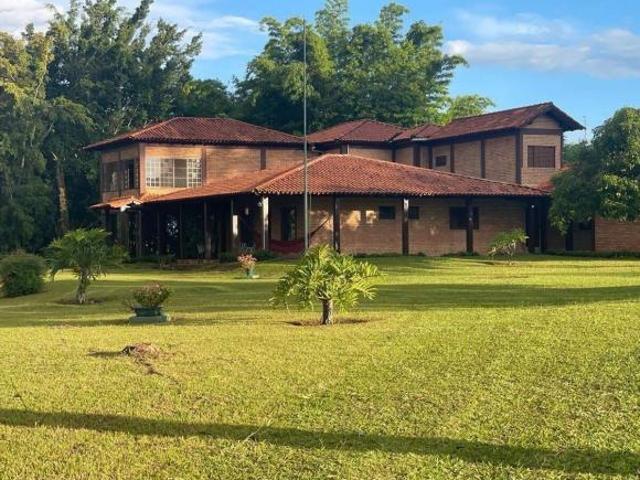 Duas casas em estilo colonial no Park Way – Amplo terreno, muito verde e inúmeras possibilidades!