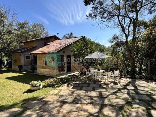 Duas Casas em Santo Antonio do Pinhal Oportunidade