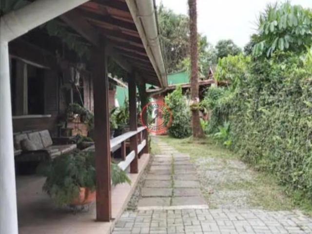 DUAS CASAS ESTILO CASEMA A VENDA EM JUQUEY EM TERRENO DE 795 METROS, COM PISCINA, ÁREA GOURMET, 400