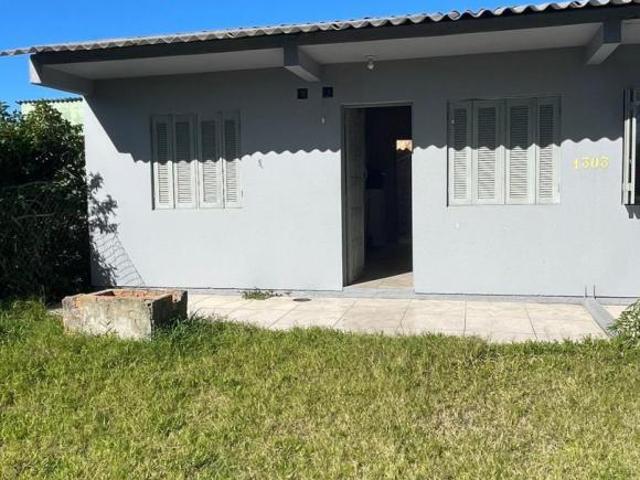Duas Casas Geminadas em excelente localização