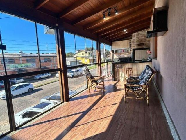 Duas Casas + Pavilhão à Venda! Ideal para Morar e Investir!