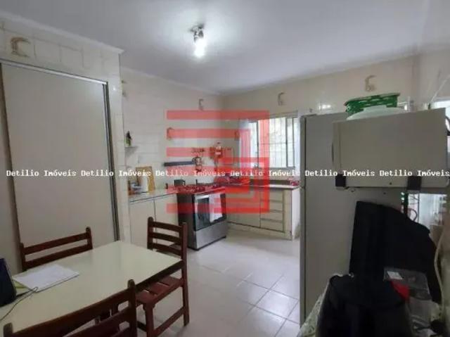 Duas Casas à Venda na Vila Invernada – Ótima para Renda!