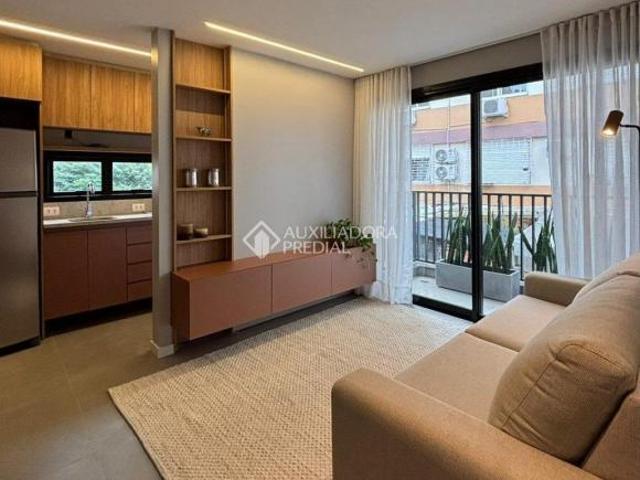 Duas sacadas por apartamento Churrasqueira Orientação solar norte e oeste Suíte Amplas esquadrias Ve