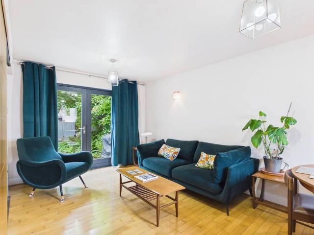 Dublin Street Lane North, Edinburgh. 2 bed apartment to rent £1,725 pcm £398 pw