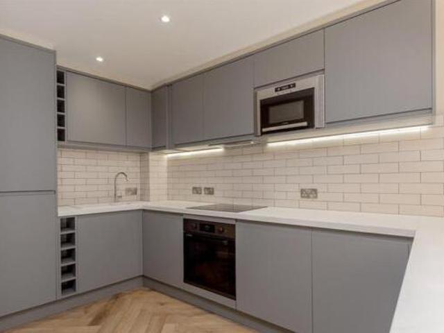 Dublin Street Lane North, New Town, 2 Bedroom Mews