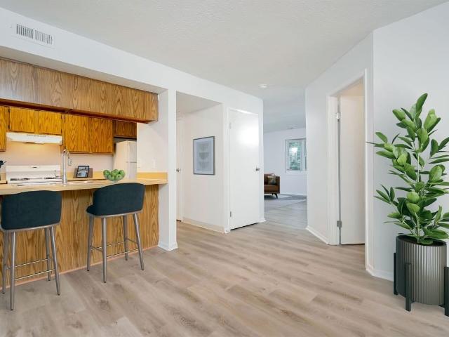 Dublin Park Rental Townhomes 2 Bedroom Apartment for Rent at 5211 Sawmill Rd, Columbus, OH 43017 Riverside