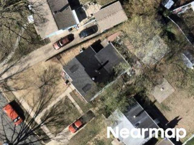 Dubois Ave