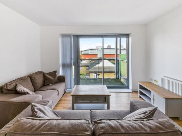 Ducaine Apartments, Merchant Street. 2 bed flat to rent £2,383 pcm £550 pw