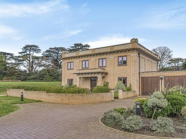Duchess Crescent, Stanmore, HA7 5 bed detached house to rent £7,995 pcm £1,845 pw