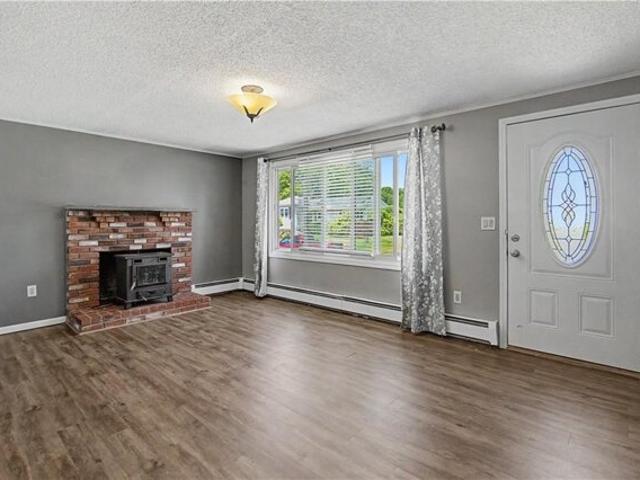 Duchess Rd, Cumberland, Home For Sale