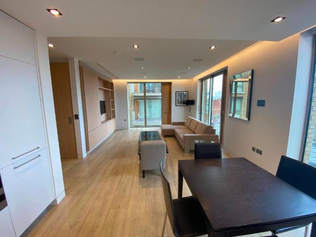 Duchess Walk, Chatsworth House, London SE1, 2 bed flat to rent, £4,950 pcm | PrimeLocation