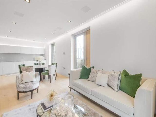 Duchess Walk, London SE1 2 bed flat to rent £5,200 pcm £1,200 pw