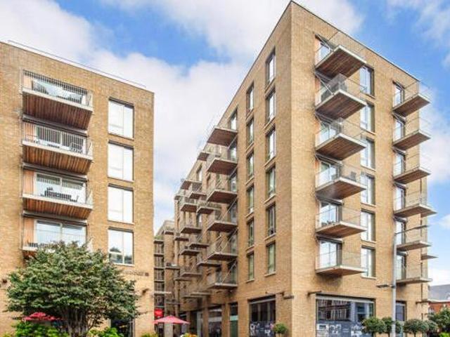 Duchess Walk, London, 2 Bedroom Flat