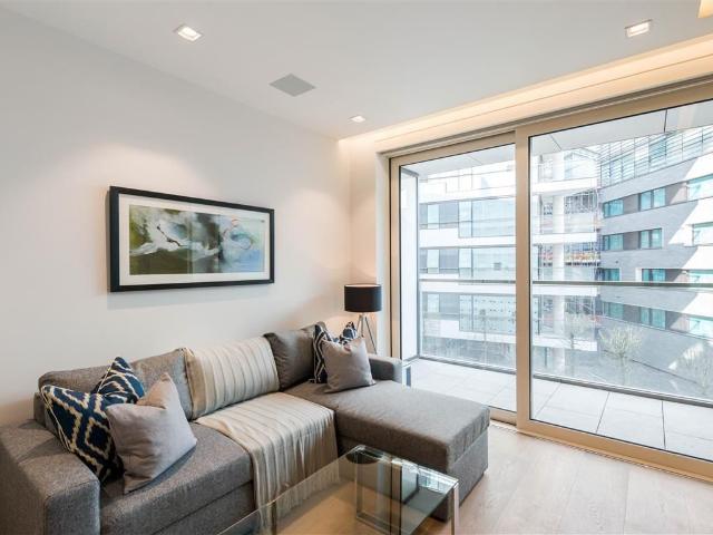 Duchess Walk, Tower Bridge, London SE1, 1 bed flat to rent, £3,878 pcm | PrimeLocation