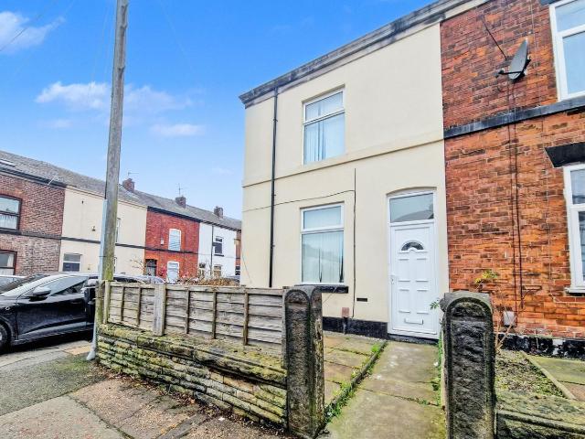 Ducie Street, Whitefield M45, 2 bed end terrace house to rent, £995 pcm | PrimeLocation