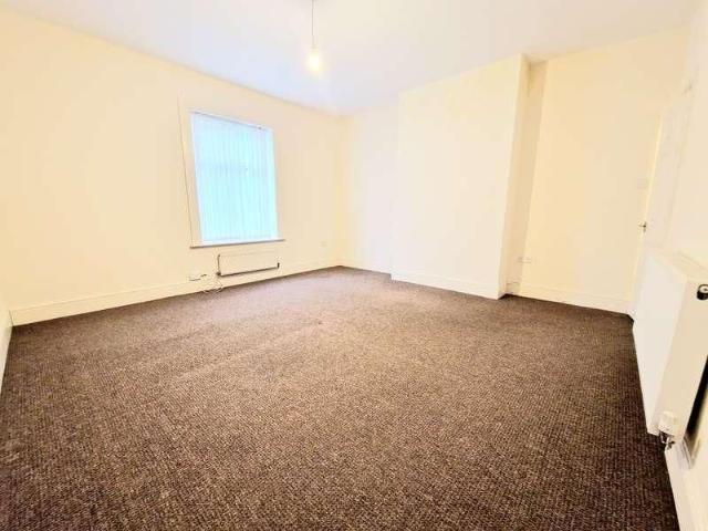 Ducie Street, Whitefield, M45