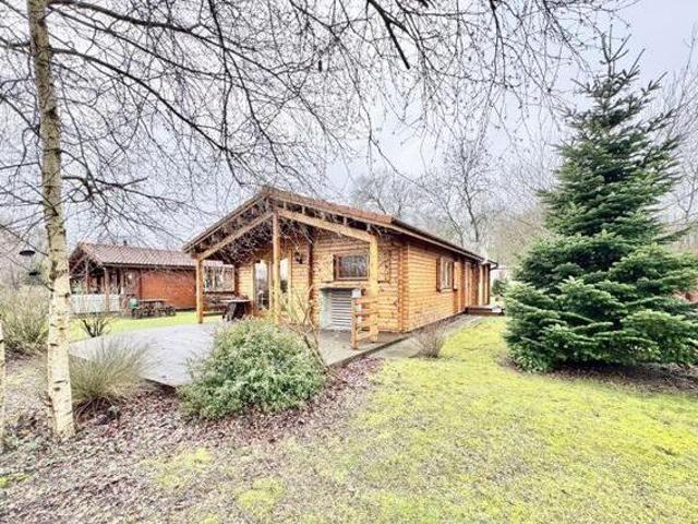 Duck Lake, Tattershall Lakes, 3 Bedroom Log