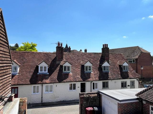 Duck Lane, Midhurst GU29, 2 bed flat to rent, £1,350 pcm | PrimeLocation