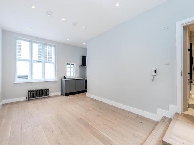 Duck Lane, Soho W1 Studio to rent £2,665 pcm £615 pw