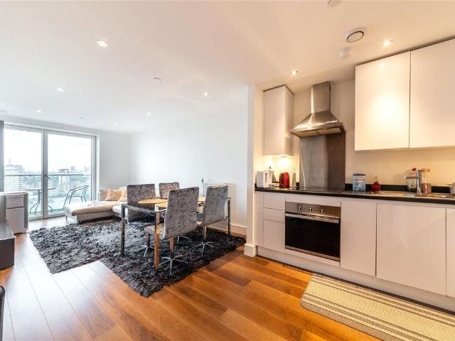 Duckman Tower, Canary Wharf, London E14, 3 bed flat to rent, £4,000 pcm | PrimeLocation