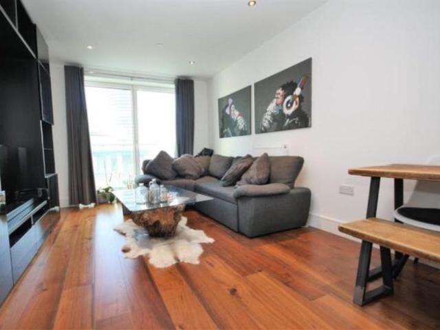 Duckman Tower, Lincoln Plaza, London E14, 1 bed flat to rent, £3,250 pcm | PrimeLocation