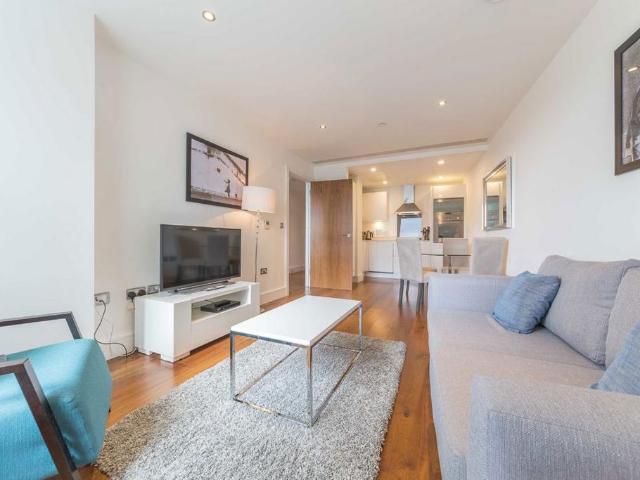 Duckman Tower, London E14 1 bed flat to rent £2,300 pcm £531 pw