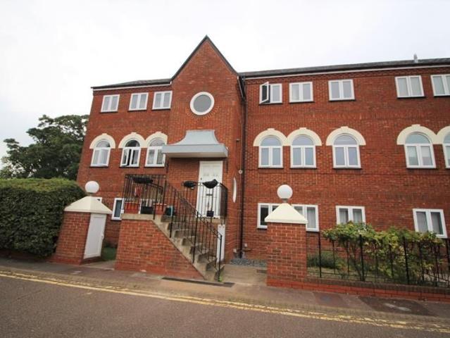 Duckmill Crescent, Bedford, Oaf MK42, 2 bed flat to rent, £1,200 pcm | PrimeLocation