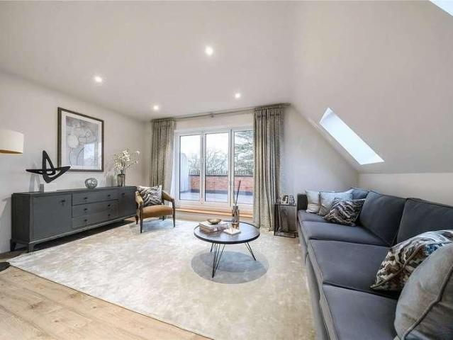Ducks Hill Road, Northwood, HA6